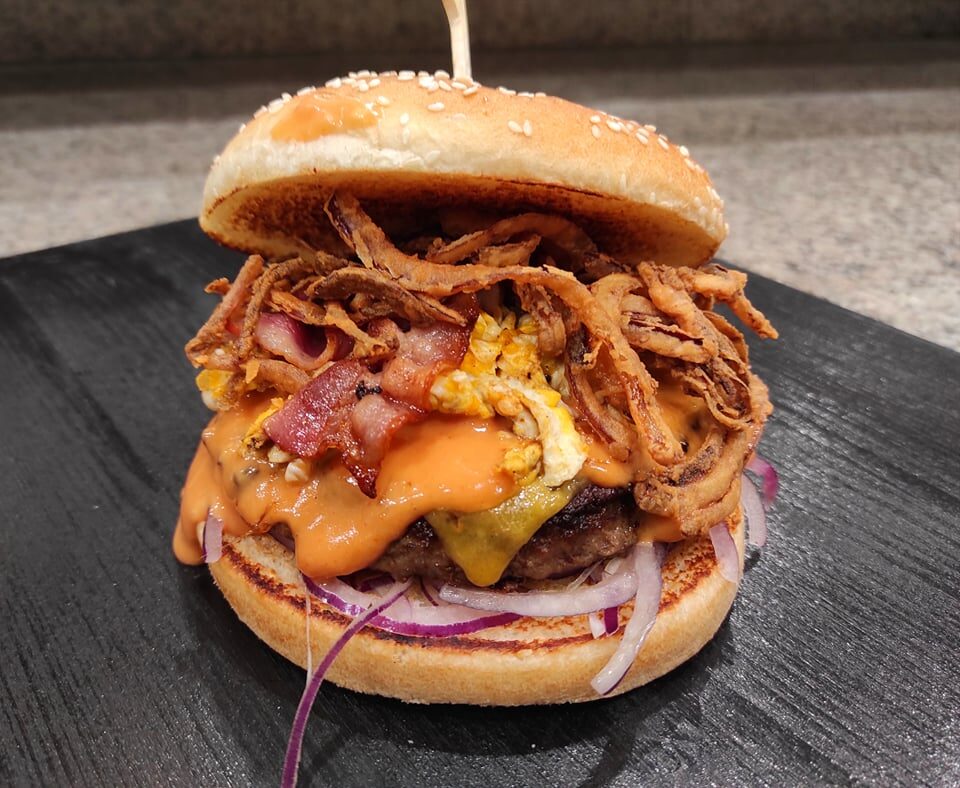 Village Burger menü - Bella Vita Pizzéria